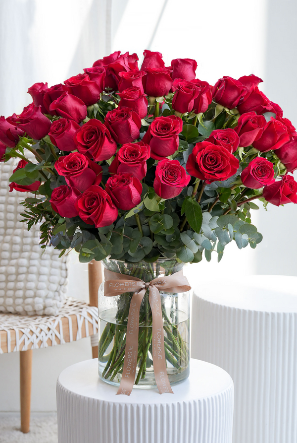 100 Long Stem Red Roses - Vase– Flowers.ie