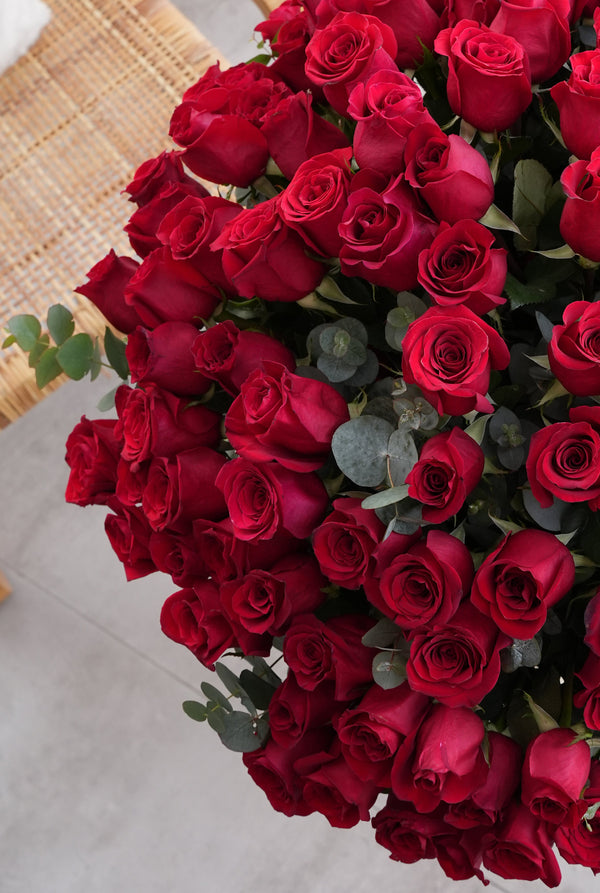 200 Long Stem Red Roses - Vase– Flowers.ie